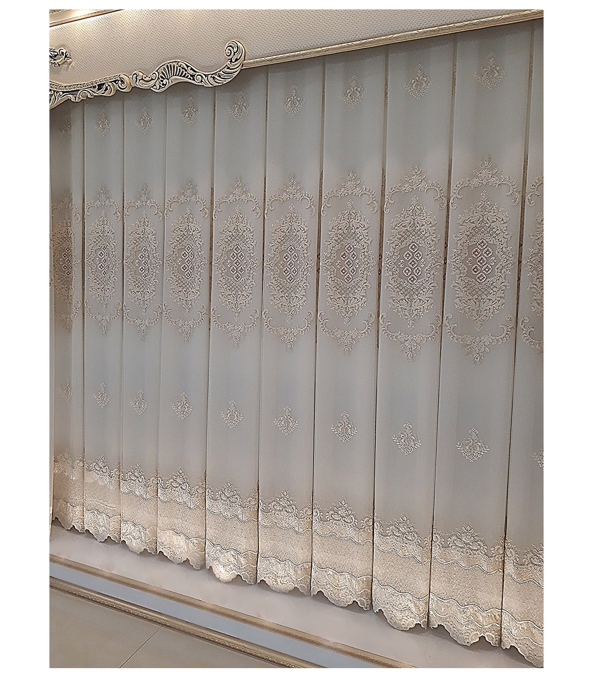 پرده تور وی آی پی طرح تاج کد VP-010